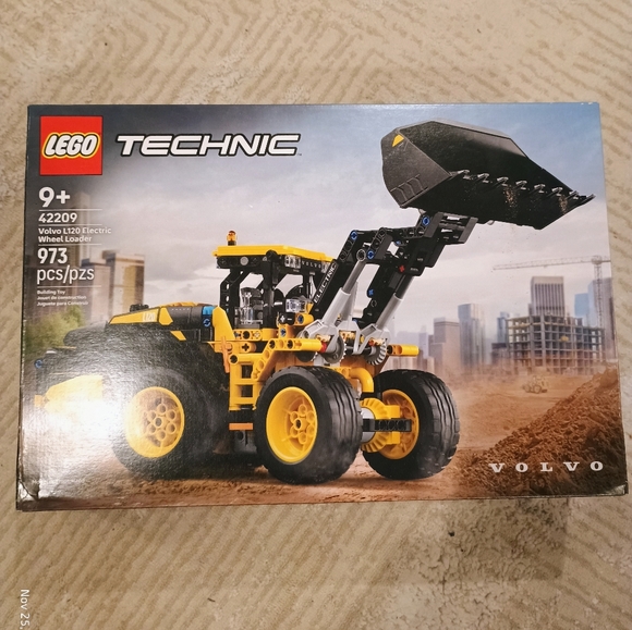 Lego | Toys | Lego Technic Volvo Electric Wheel Loader 4229 | Poshmark